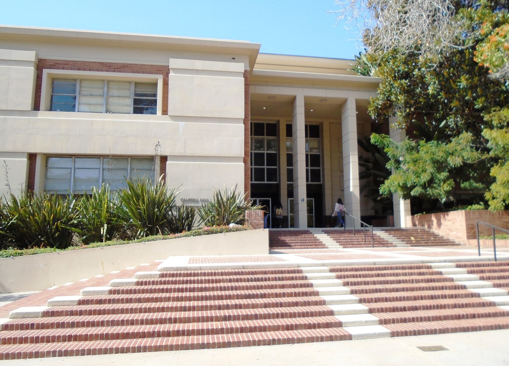 Check us out on Instagram : @spoglabucla